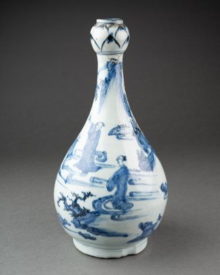 CHINE - XVIIe siècle. VASE piriforme à col bulbeux à déco... - 85334233 ...