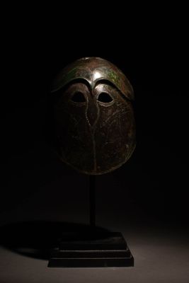 SUPERB CORINTHIAN BRONZE HELMET WITH INCISED WILD BOARS -... - 85030483 ...