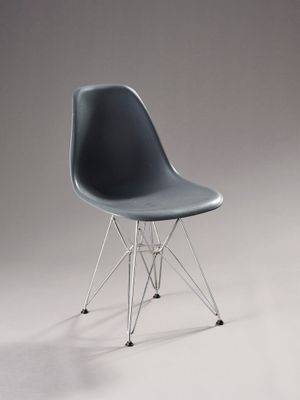 Chaise Eames Grise