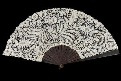GRAND ÉVENTAIL EN ÉCAILLE ET DENTELLE, FIN DU 19E SIÈCLE ... - 81822451 ...