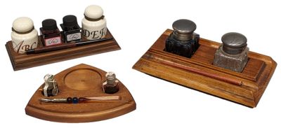 LOT DE 3 encriers en bois, flacons en verre et porcelaine... - 73477561 ...