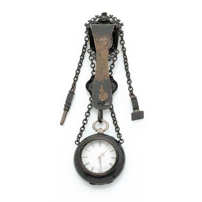 MONTRE DE DEUIL Vers : 1880. Montre de deuil, châtelaine ... - 71044809 ...
