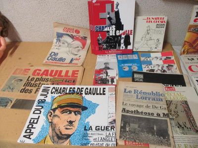 177 - LOT DE REVUES ET LIVRES SUR DE GAULLE DONT PICTUR... - 85194642 ...