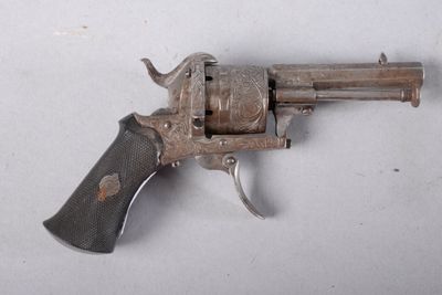 Small 6-shot pinfire revolver, carcass decorated with fol... - 81259260 ...