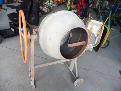 ALTRAD orange electric concrete mixer model Bétomix BX134... - 84264948 ...