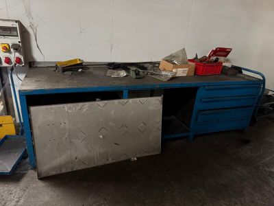- Blue metal workbench with 4 drawers Wit... - 85118948 | Interencheres.com