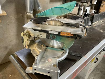 A MAKITA 1040 mitre saw Judicial tariff: 14.28 - 84974858-83 ...