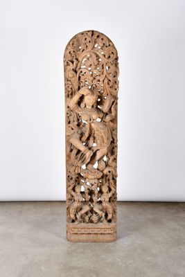 ASIE (moderne). Bas-relief en bois sculpté à décor de div... - 70937227 ...