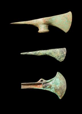 COLLECTION OF BRONZE AGE/EARLY GREEK BRONZE AXE HEADS. C... - 84109741 ...
