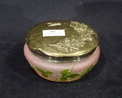 DAUM: Candy jar in pink glass paste, hammered with pale g... - 84738584 ...