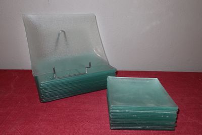 16 rectangular and 16 square glass plates. Collection req... - 85064615 ...