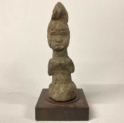 Personnage agenouillé en orant Statuette en pierre scul... - 84934121 ...