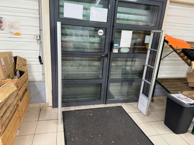 Set includes : - CROSS POINT anti-theft gantry - CROSS ... - 84750965 ...