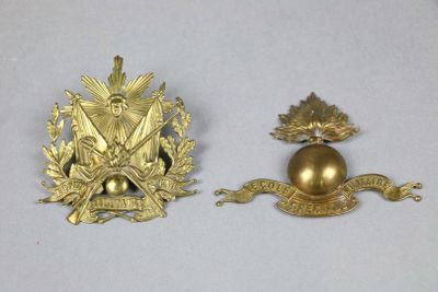 Deux PLAQUES de SHAKO de l'ECOLE MILITAIRE de ST CYR dont... - 85050972 ...