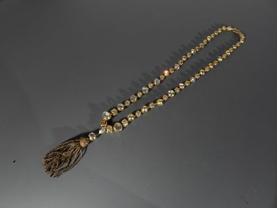 CHANEL Collier en métal doré et strass à pendentif pompo... - 84784584 ...