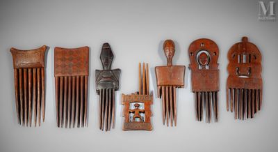 Seven traditional combs Decorated with animal or geometri... - 78009593 ...