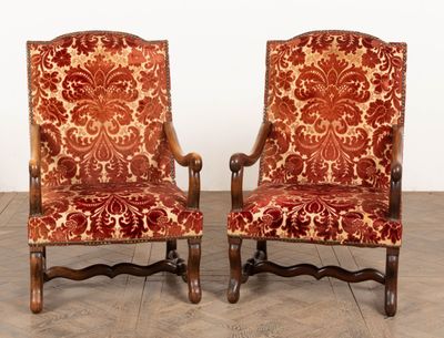 Sheep bone high back armchair. Louis XIII period. H_110... - 84888828 ...