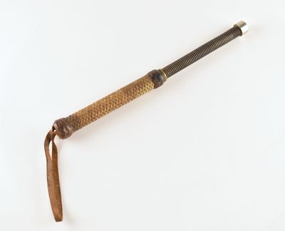 Matraque à ressort télescopique manche en métal et cuir t... - 71413680 ...