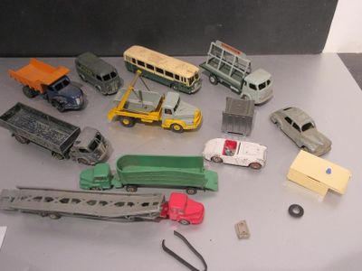 180 - LOT DE VEHICULES DINKY TOYS DO?T PEUGEOT 25B, AUT... - 85194645 ...