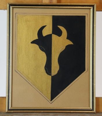 Panneau en bois peint et doré, blason à la tête de taurea... - 70579326 ...