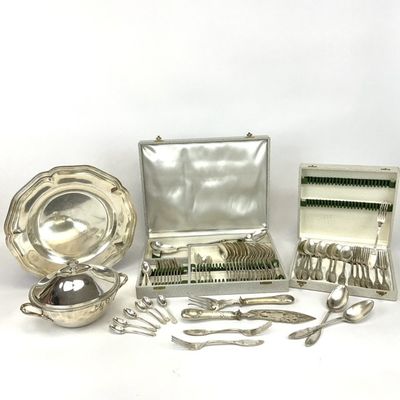 Partie de ménagère à décor guirlandes de fleurs et feuill... - 85140050 ...