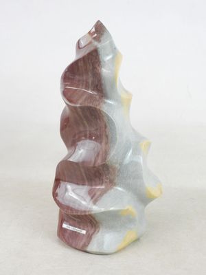 Travail MALGACHE Composition de forme libre en jaspe pol... - 84856700 ...