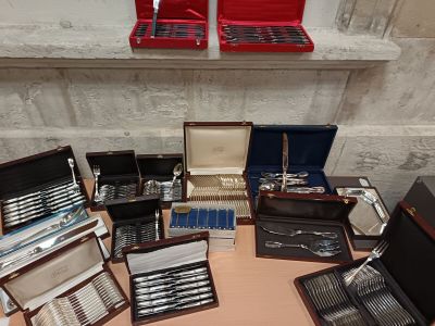 CHAMBLY- Partie de service en métal argenté, modèle filet... - 85025653 ...