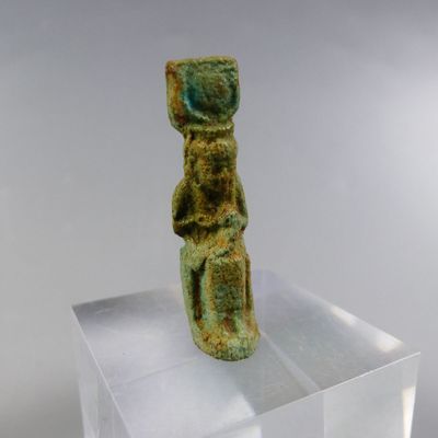 Archaeology. Egypt. Amulet of Isis lactans. Frit. L. 4cm.... - 85099365 ...