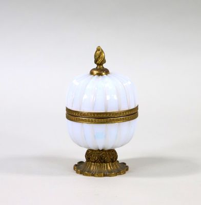 Small ribbed egg-shaped box in cut milky opaline crystal ... - 85131870 ...