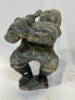 Art INUIT, XXe. Sujet en stéatite figurant un chasseur d... - 85141388 ...