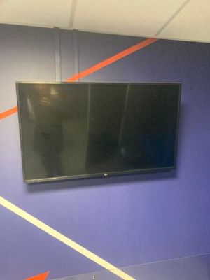 1 écran LG 1 écran LG 215/223 - 84476995-215 | Interencheres.com