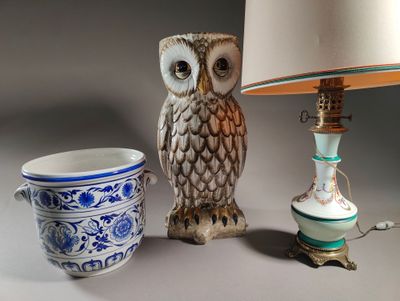 Lot comprenant cache-pot ARAFEU, grand vase en forme de c... - 84902862 ...