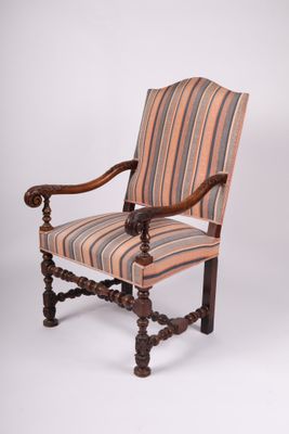Fauteuil à dossier renversé. Style Louis XIII. En bois na... - 85075207 ...