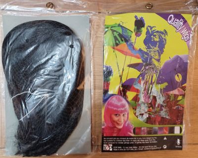 pack of 40 new black cabaret-style wigs - 85138149-240 | Interencheres.com