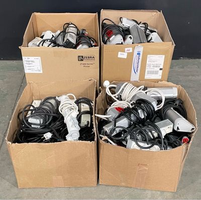 Set of four boxes of extension leads and power strips, as... - 84957317 ...