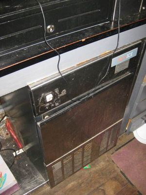 Machine à glaçons JOLYICE - 85098195-10 | Interencheres.com