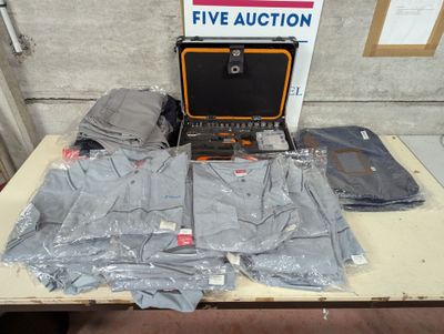 Lot comprenant : - Mallette à outils sans marque ap... - 85127513 ...