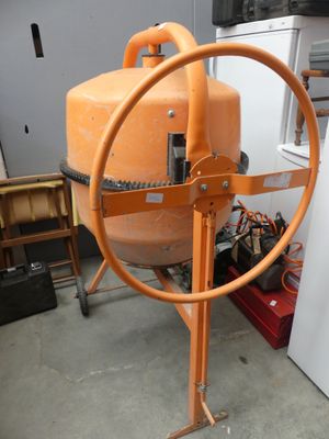 Une BETONNIERE électrique BETOMIX BX 163 - 73639907-147 | Auction.fr