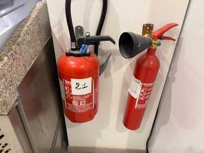 SUITE LJS SAS PATISS'N, L'ATELIER DES CHEFS - Two 6L wate... - 85011389 ...