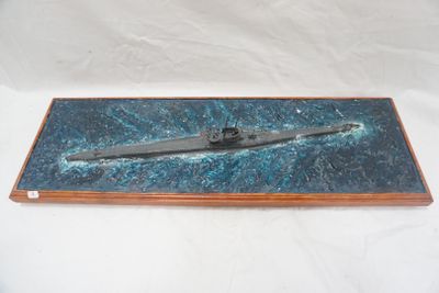 Model of a U-Boot surfacing. Wooden base. 70 x 22 x 8 cm - 77787329-3 ...