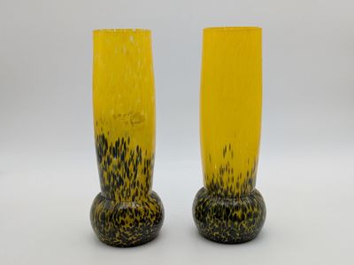 Large pair of obus-shaped vases with round bases in blue ... - 85317761 ...
