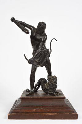 HERCULE ET LE LION DE NÉMÉE Sculpture en bronze sur un s... - 74189077 ...