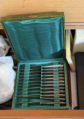 Lot de partie de ménagère en métal argenté. - 85138558-201 ...