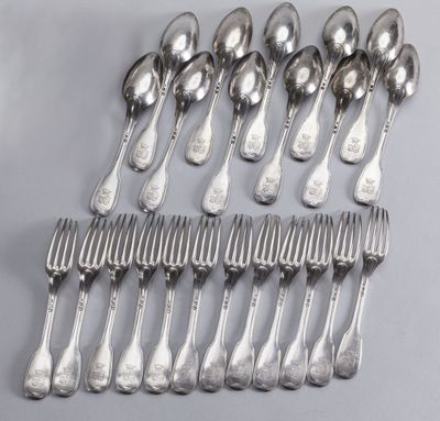 Suite de douze couverts de table en argent, modèle à file... - 81907376 ...