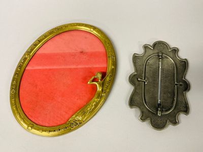 Oval Art Nouveau brass frame decorated with a woman appli... - 85341997 ...