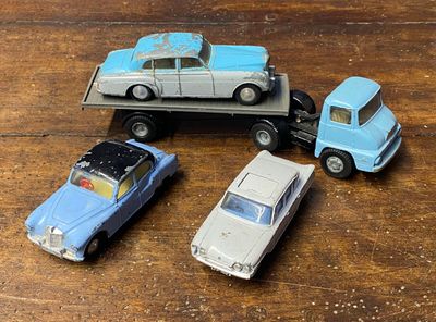 Lot 4 Spot-On en état de jeu, dont camion semi-remorque. - 84830458-72 ...