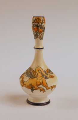 Gien : vase de forme balustre, en faïence à décor de styl... - 85091156 ...