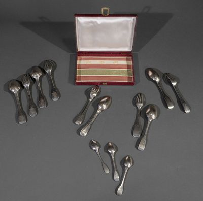 Réunion de couverts en argent modèle uniplat composé de :... - 81907341 ...