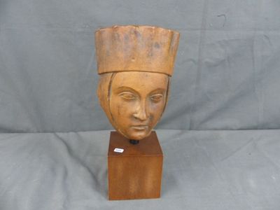 Tête goût médiéval de Dame terre cuite. H : 34 cm - 82888271-919 ...