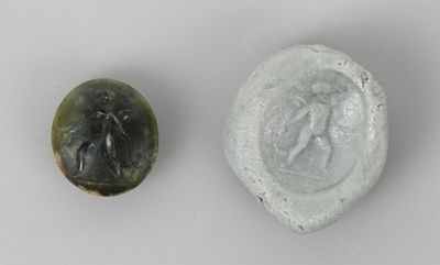 Intaille représentant Éros portant un objet Pierre vert... - 85140831 ...